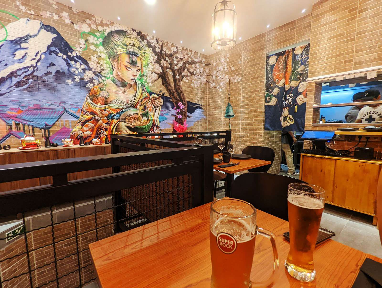 Restaurant Interior: SHOYU Ramen & Izakaya Cascais | Hurry Let's Go